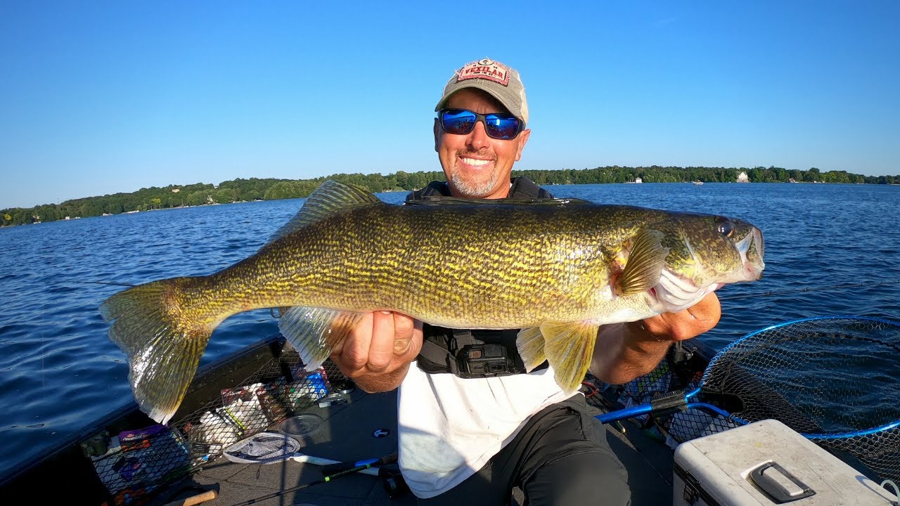 Live Bait & Jigging Spoons- For Walleyes & Pike - YouTube