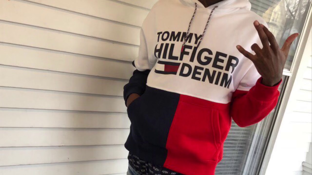 Que Hitta- On Me [Prod By TtheCartel]🎃 - YouTube