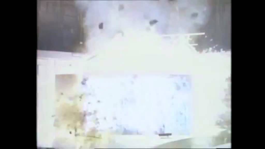 computer explode sound FX (Hitchhikers guide to the Galaxy) - YouTube