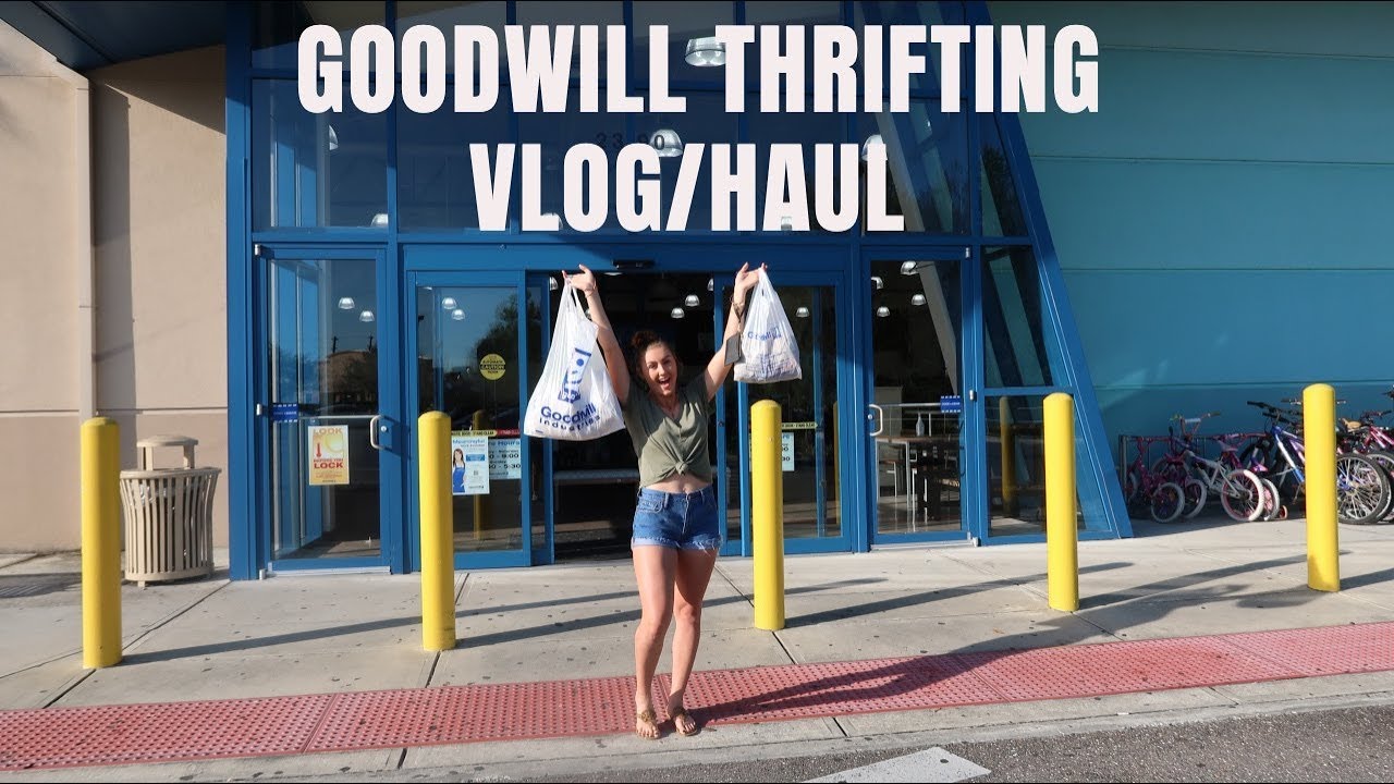 GOODWILL THRIFTING VLOG/HAUL !!! - YouTube