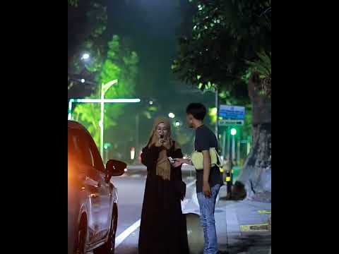 Di Kira Preman, Ustadzah Sampe Nangis Dan Ketakutan Begitu? #prank #hiburansegar #automobile 