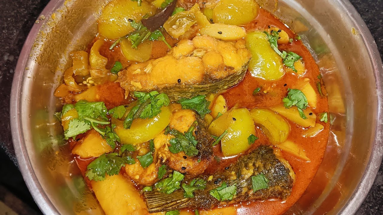 কাঁচা টমেটো দিয়ে কাটা পোনা মাছের ঝাল//Kata pona fish curry with raw ...