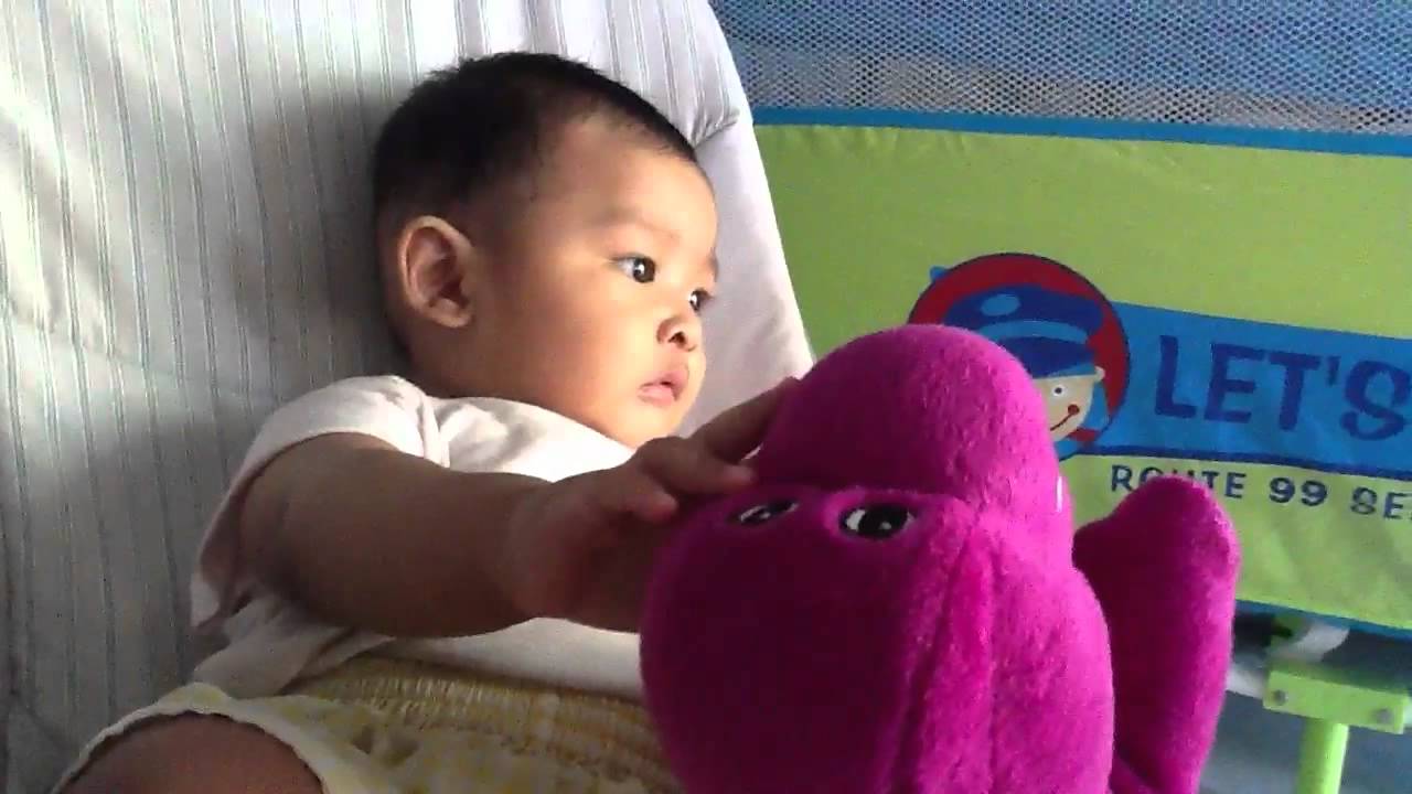 Baby ryu sing barney song - YouTube