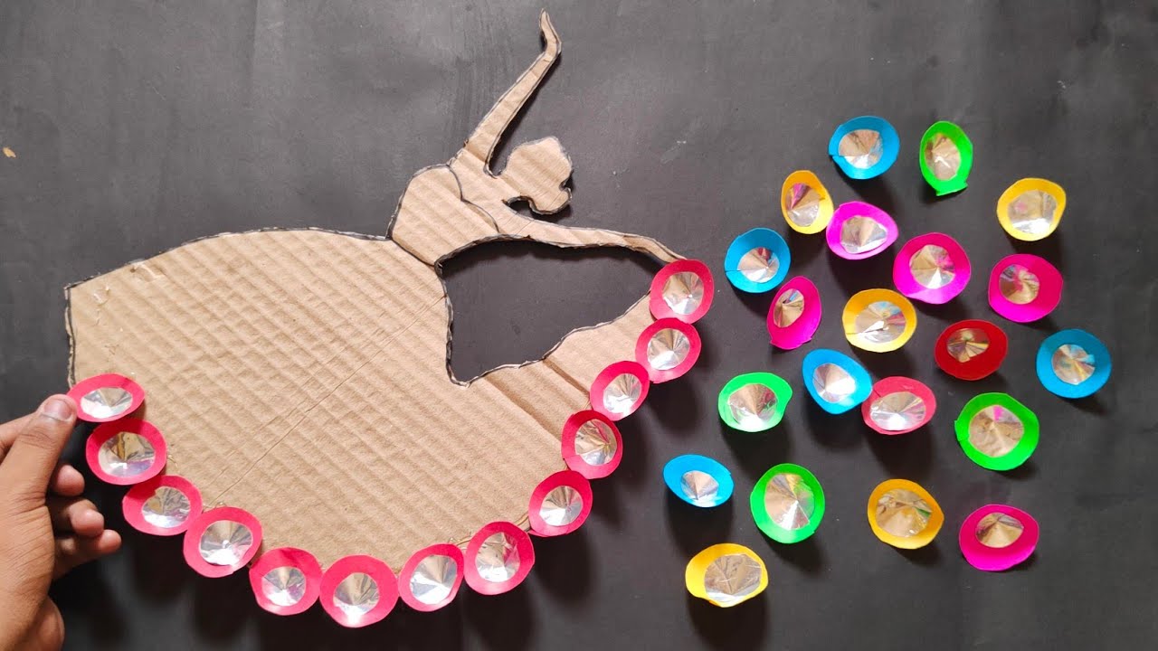 Unique Wall Hanging Craft Using Waste Shampoo Packets | Home Decoration ...