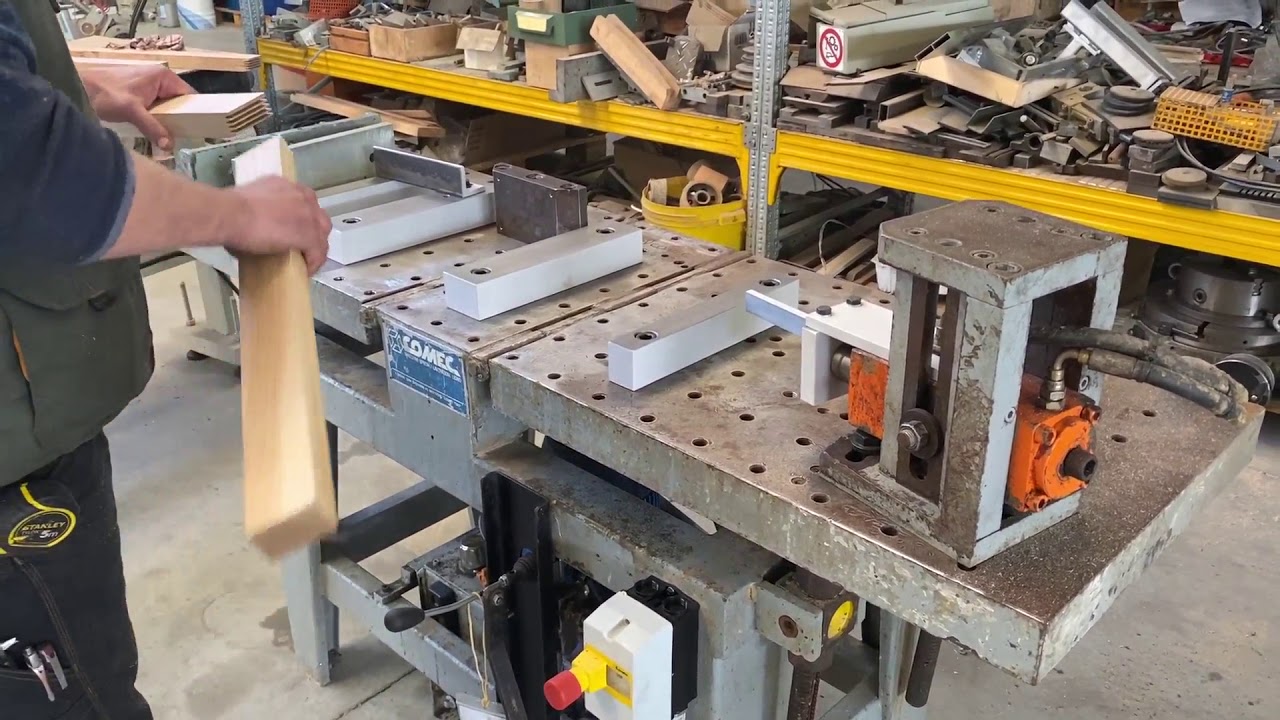 CNT MACHINES FINGER JOINT LEG CHAIRS - YouTube