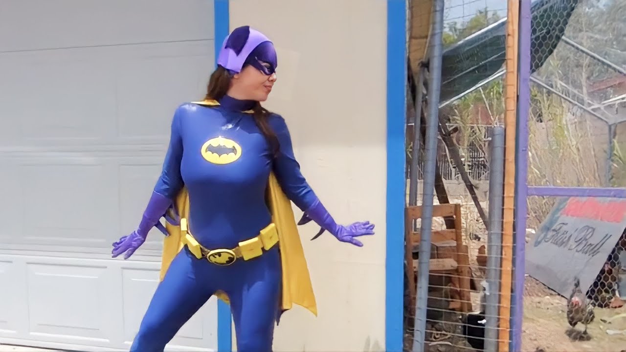 Batgirl Is Investigating A New Location, But That Is A Trap ...