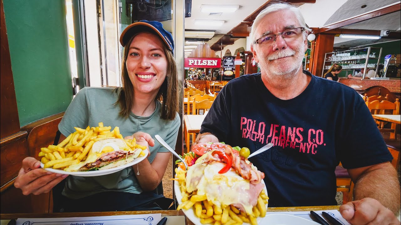 Comiendo CHIVITO URUGUAYO (Típico Plato de Uruguay) + Tour de Palacio ...
