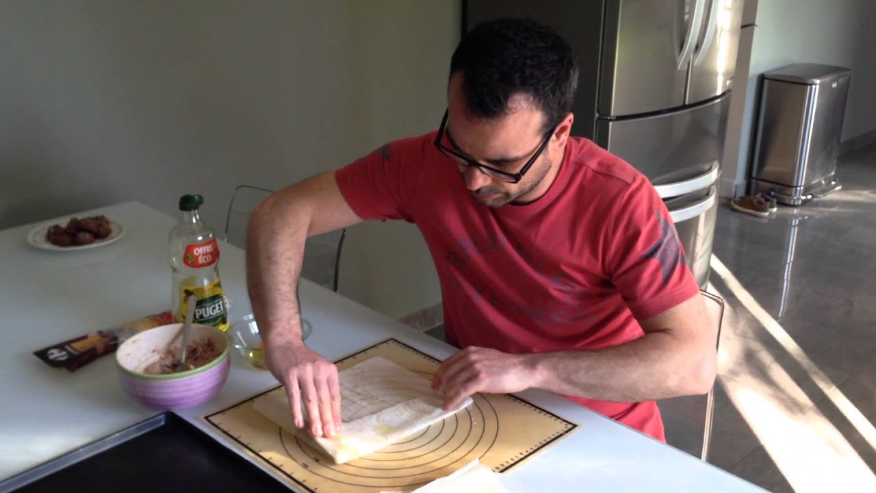 PLIAGE DES ROULEAUX EN PÂTE FILO - YouTube