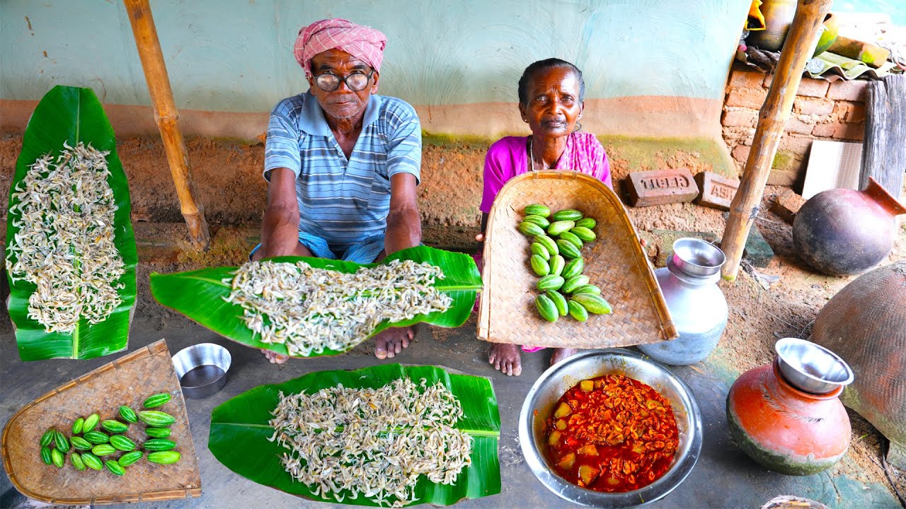VILLAGE STYLE PARWAL PRAWN FISH CURRY | cooking farm fresh parwal with ...