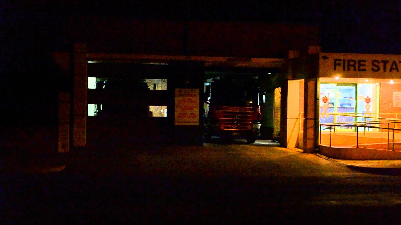 NSW FIRE AND RESCUE BROKEN HILL TURN OUT - YouTube