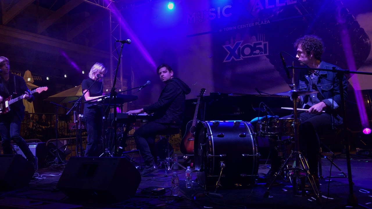 [HD] Lo Moon - Loveless (Live) (Acoustic) - YouTube