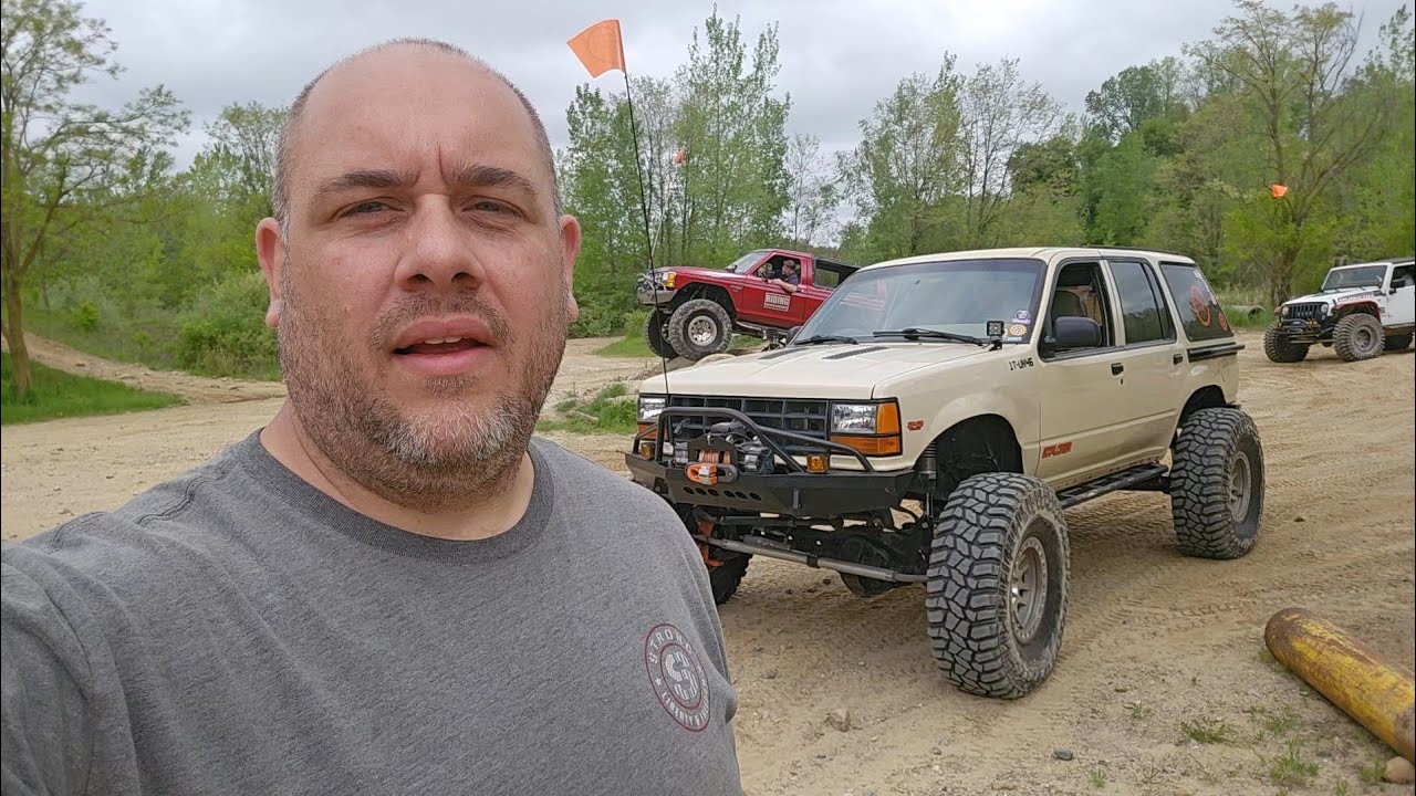 Off-Road Fun! Wheeling at Bundy Hill! Team Ford plus a Jeep and Chevy ...
