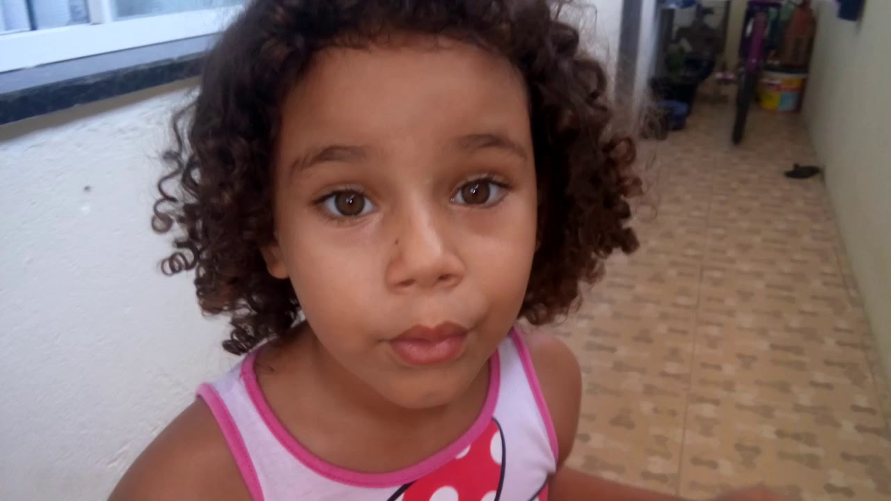 Sofia cantando - YouTube