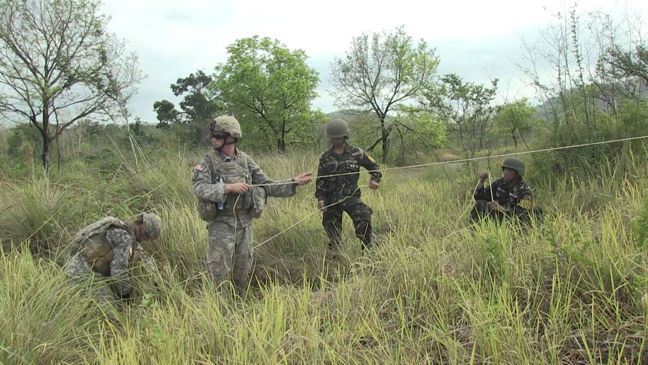 EOD Range Clearance Balikatan 2014 - YouTube