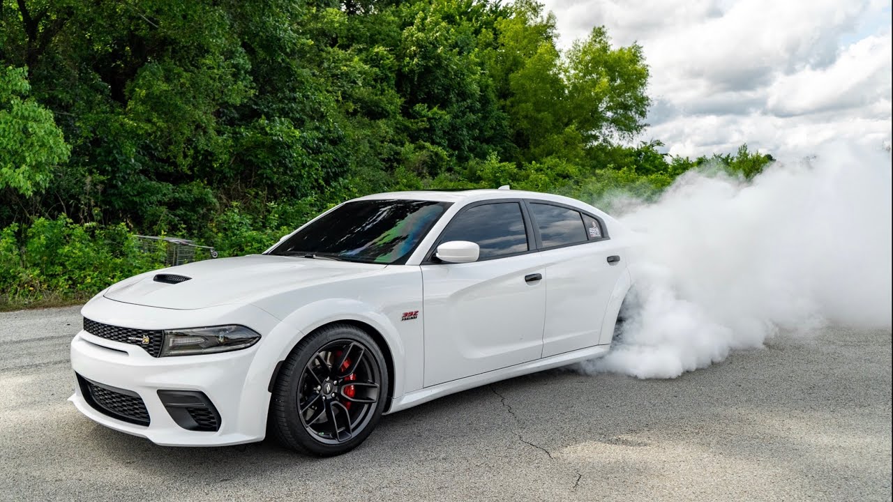 CRAZY CAR MEET AT MODFX PARKING LOT GOT WAAAAAY TO PACKED - YouTube