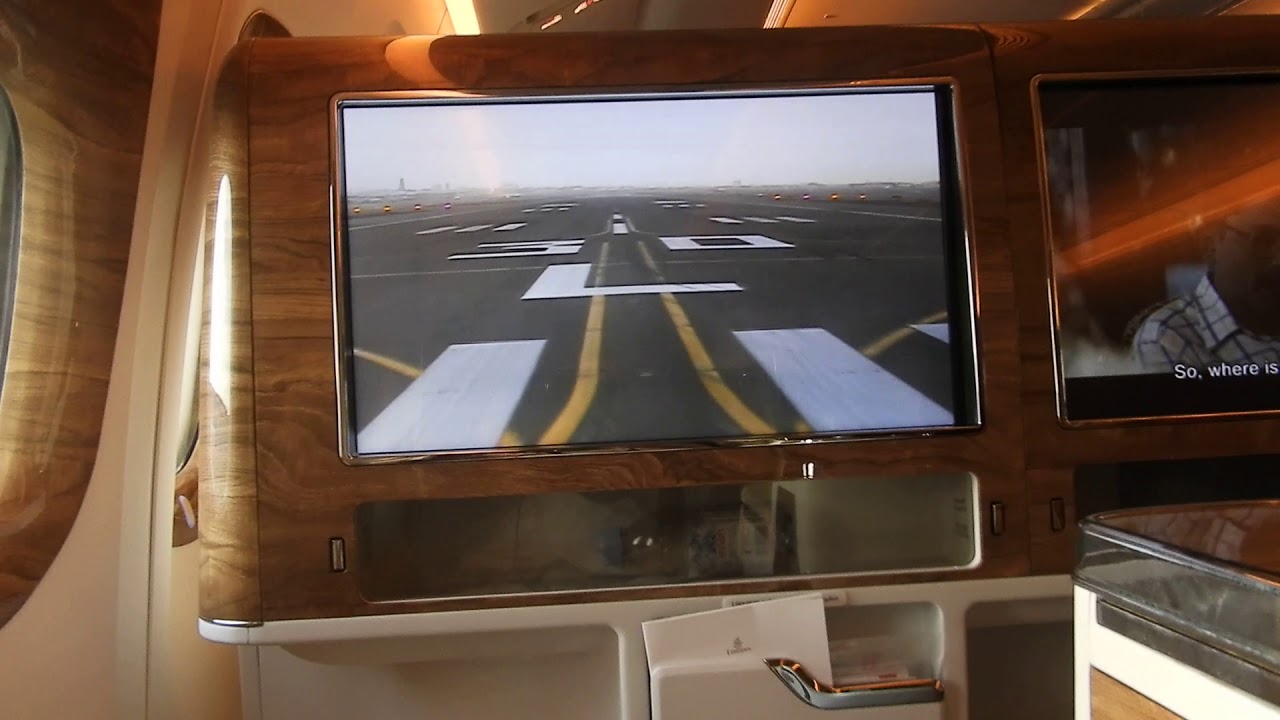 Emirates EK 508 taking off from Dubai International Airport - YouTube