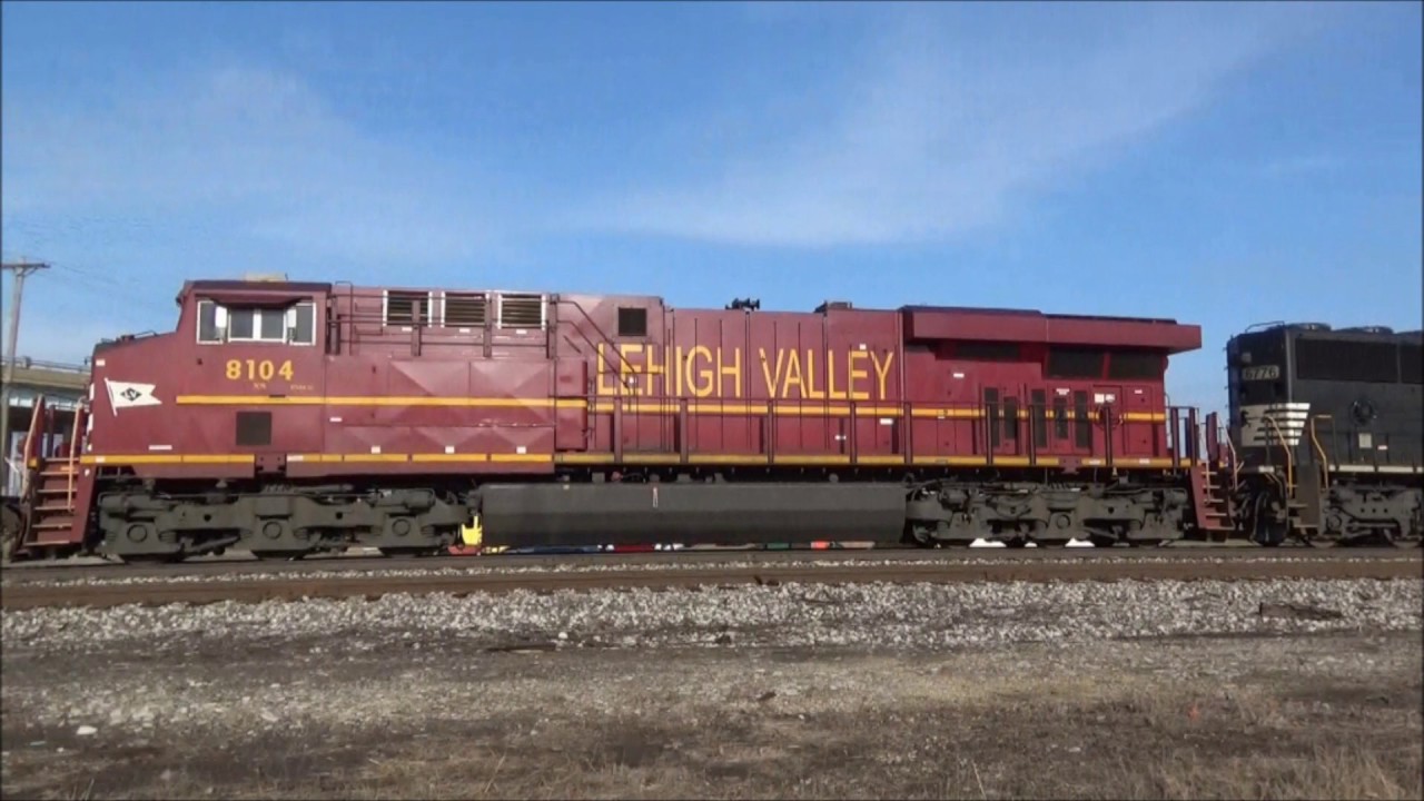 Mentor Ohio - NS Lehigh Valley Heritage ES44AC #8104 Trailing 2nd On ...