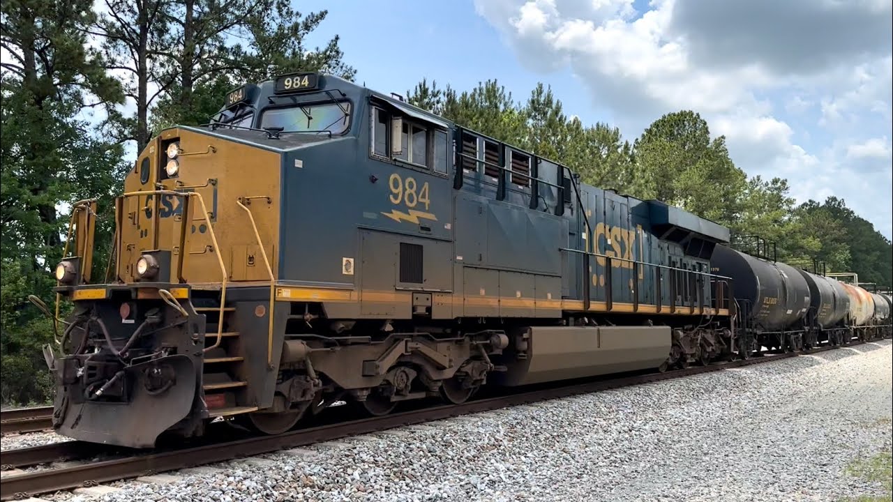 CSX ES44AC-H 984 Leads Manifest Train M442-10 at Sandy Ford - YouTube