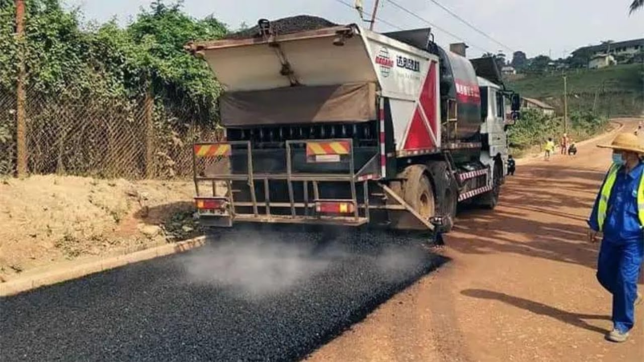 After 37years, Kumasi Buokrom South Africa Road Asphalting Has Begun ...