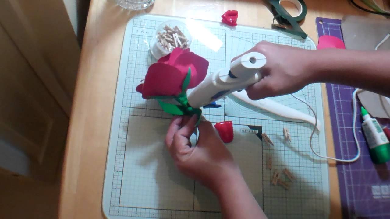 Giant Flower Cricut cartridge-4 inch rose part 3 - YouTube