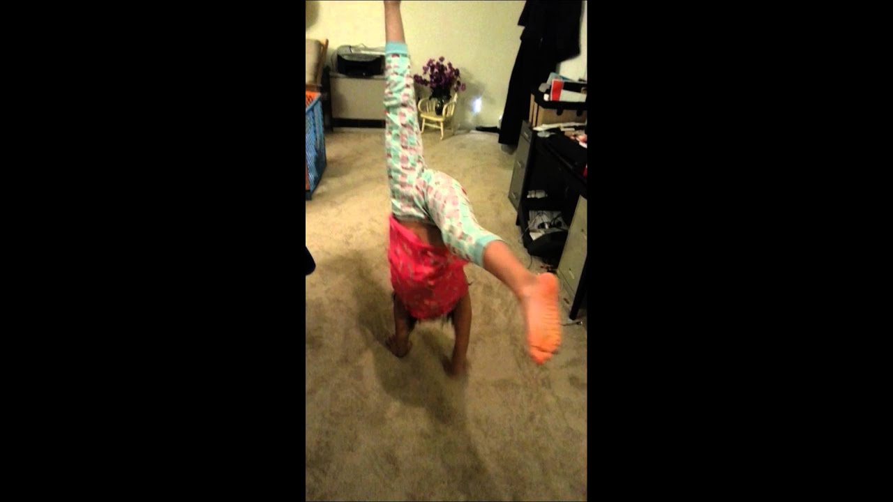 Handstand Split dance move - YouTube