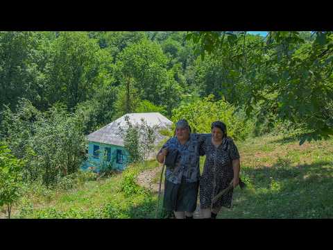 Far From Civilization: Two Sisters Living Alone Shoulder to Shoulder | Documentary