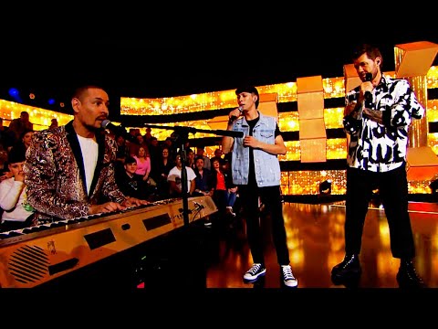Rodrigo Tapari se fue al piano y junto a Gaspar Gigena emocionaron cantando \