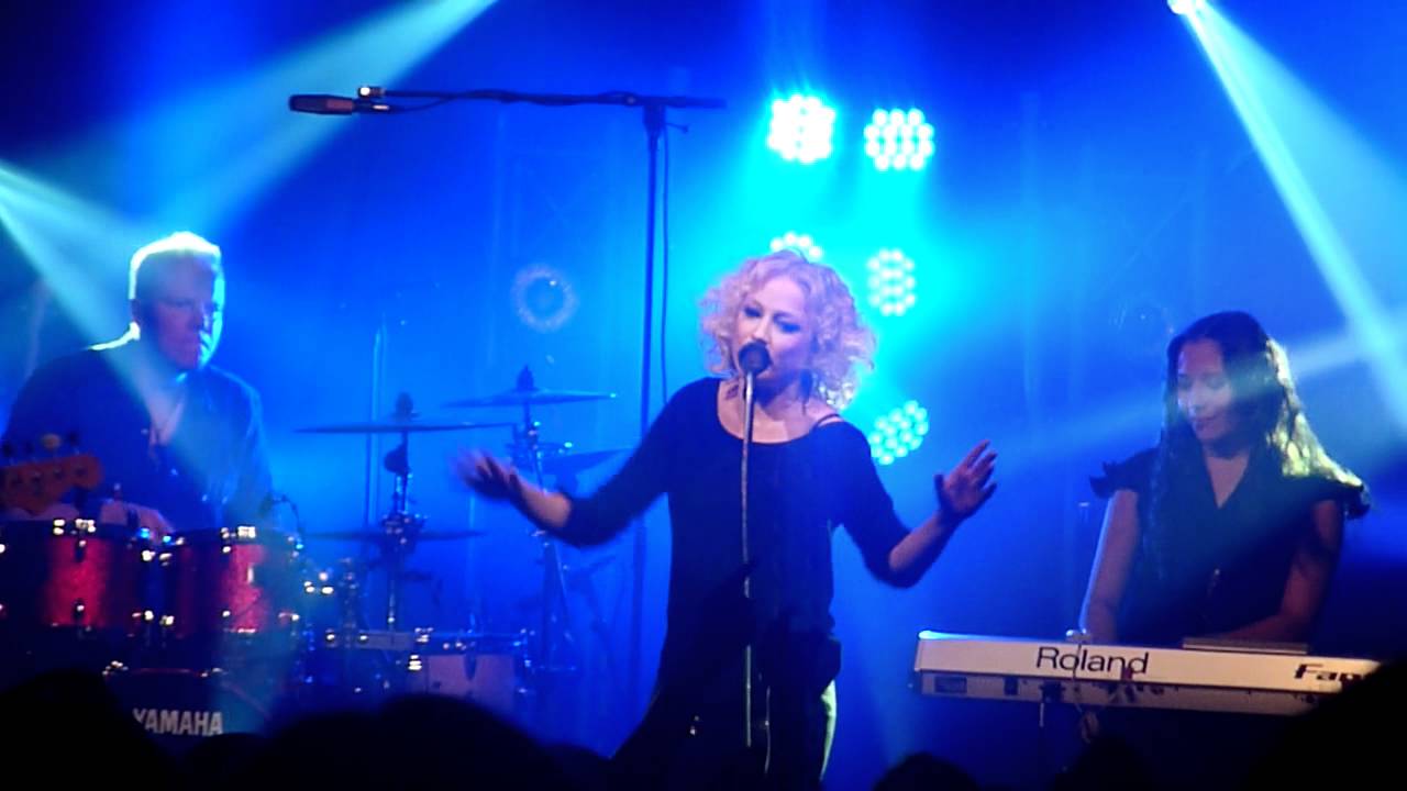 Chisu "Sabotage" live @ Tavastia 10.11.2011 - YouTube