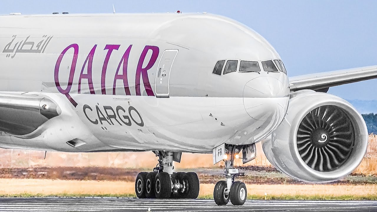 25 MINUTES of CLOSE UP TAKEOFFS and LANDINGS at MELBOURNE Airport ...