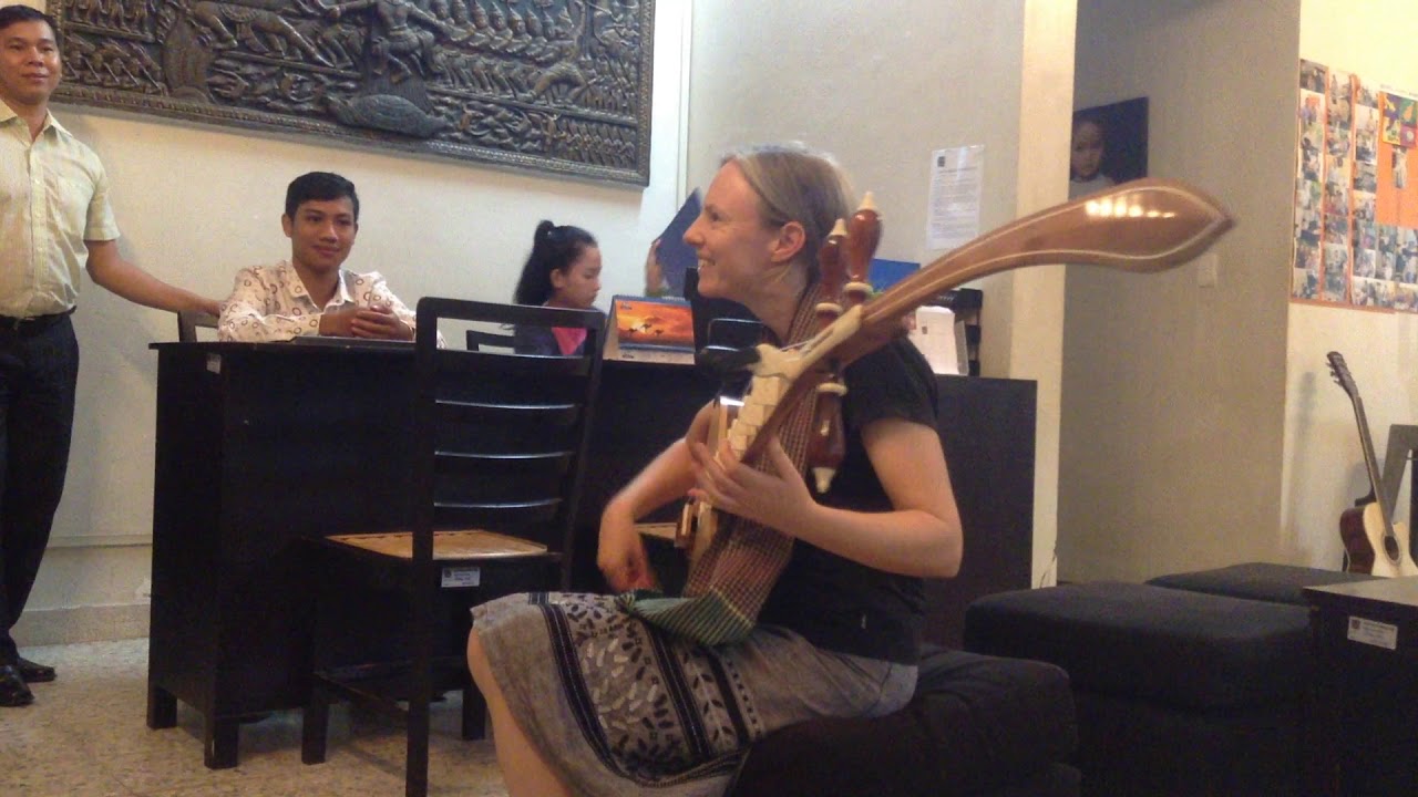 Chapey Khmer play by foreigner - YouTube