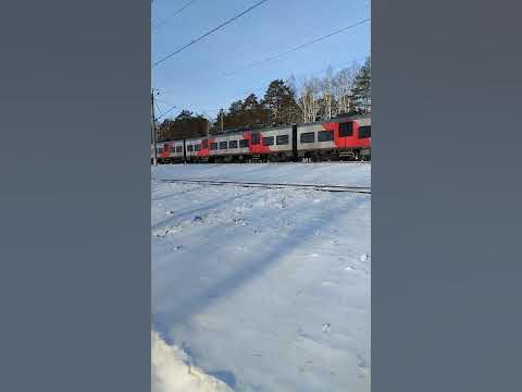 Ласточка ЭС2Г-*** Курган-Екатеринбург следует по перегону Арамиль ...