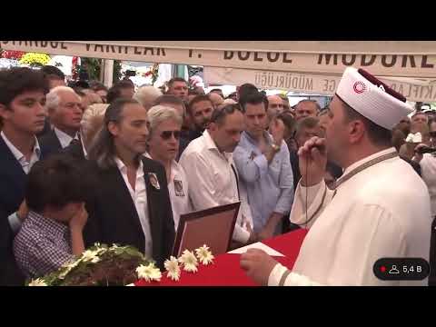 Cüneyt Arkın’ın cenazesinde konuşan imamın Mustafa Kemal Atatürk'le ilgili sözleri alkış aldı.