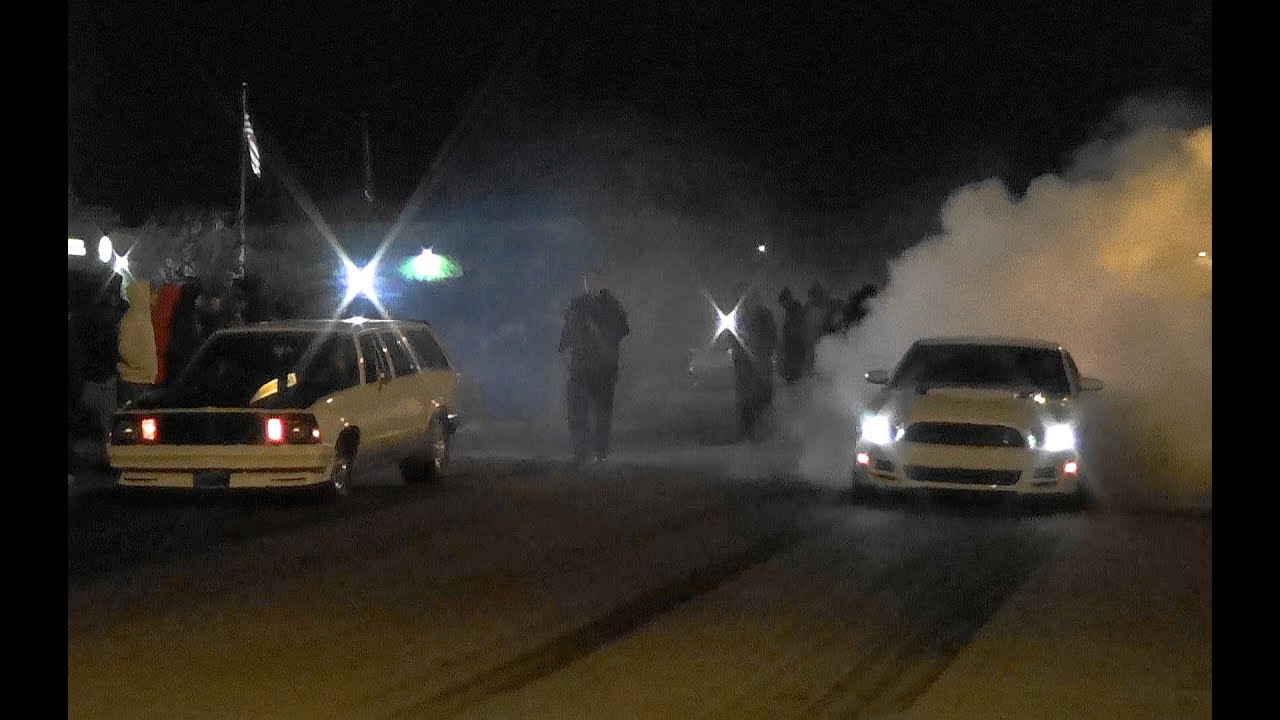 Philly Street Racing New Years Day 2016 pt2 - YouTube