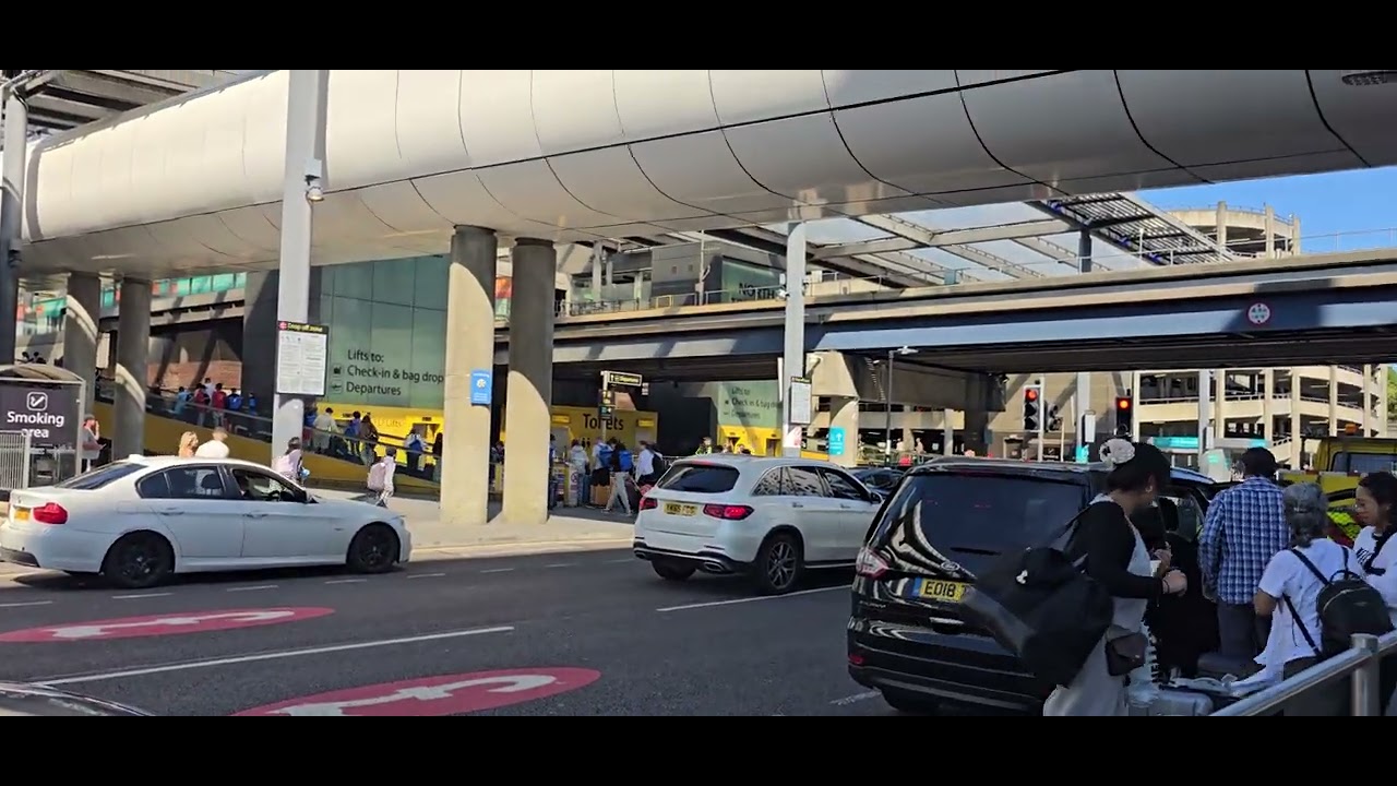 Gatwick Airport North Terminal Drop off - YouTube