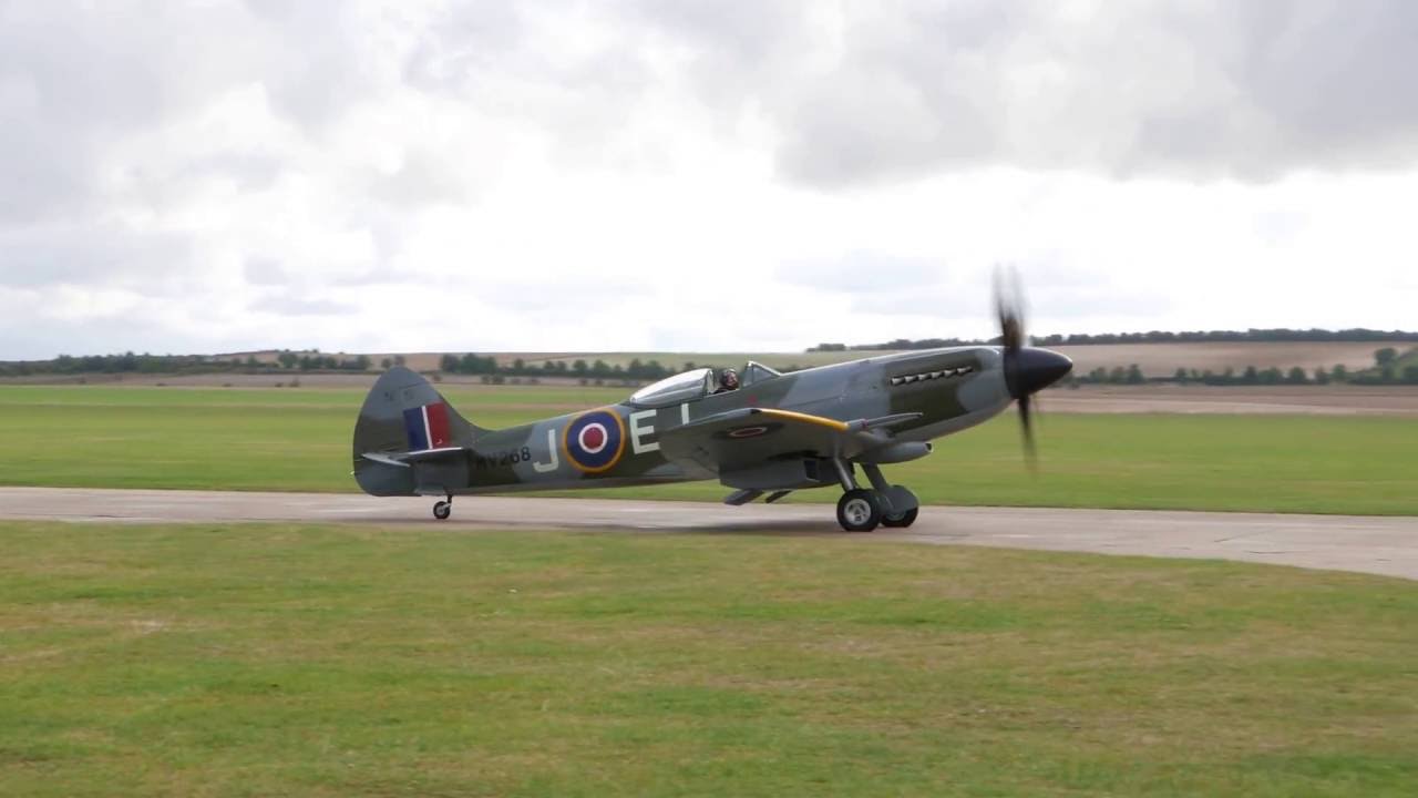 Spitfire MK XIV - YouTube