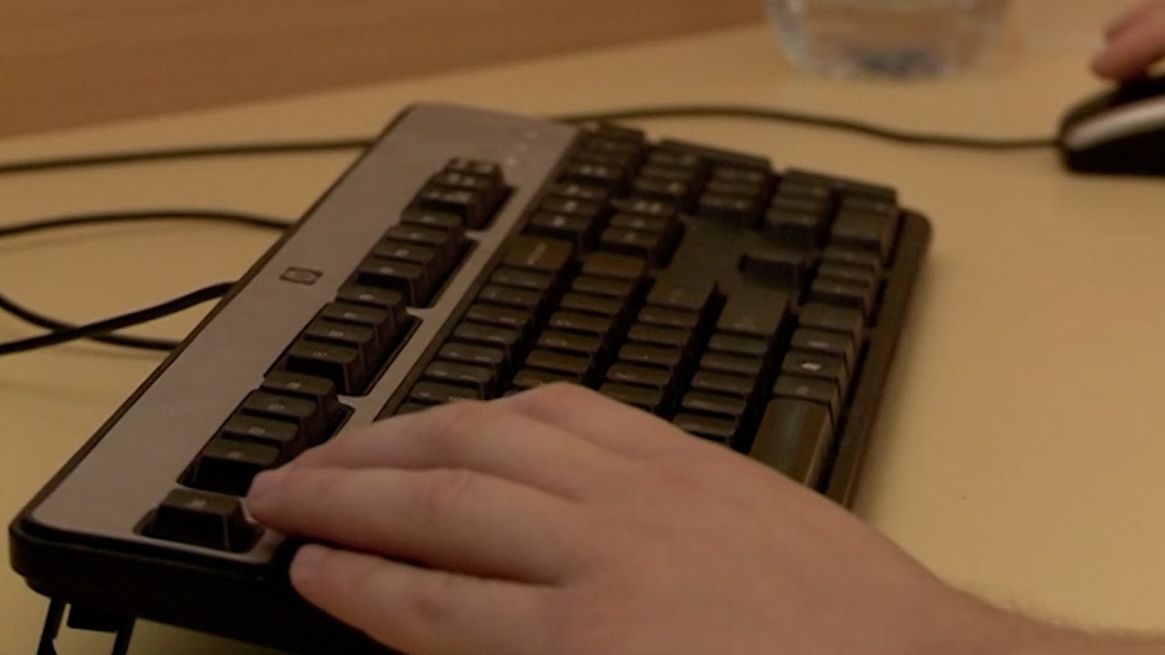 Македонците се повеќе купуваат на интернет - YouTube