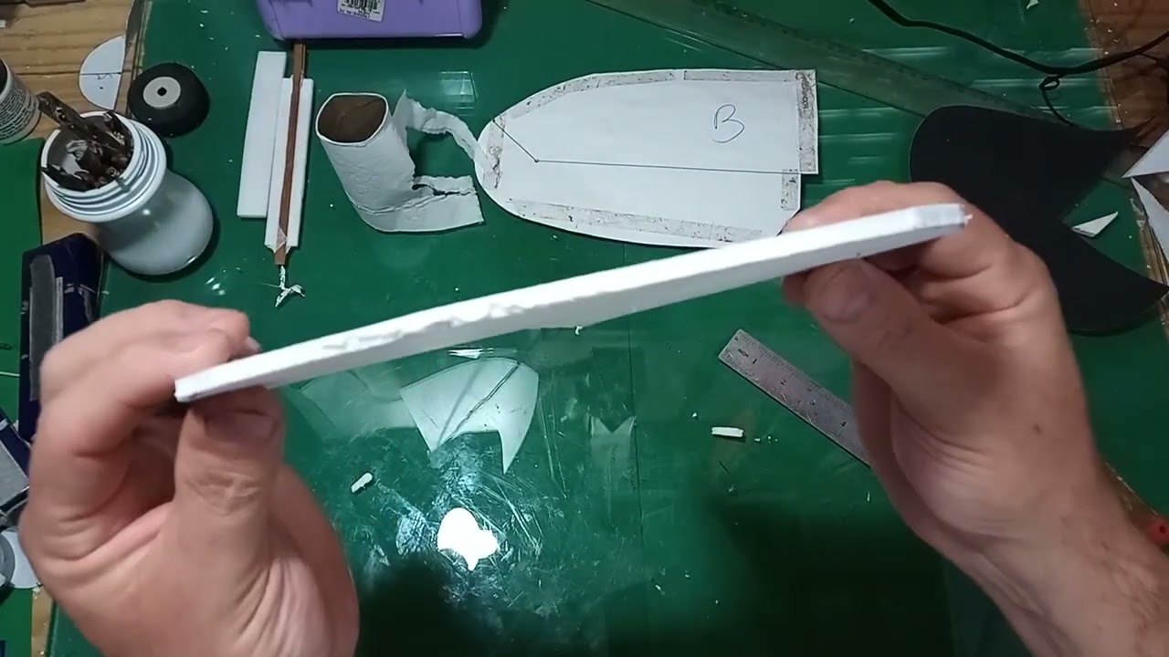 Corte chanfrado em isopor para profundor e leme #spitfire 1 - YouTube