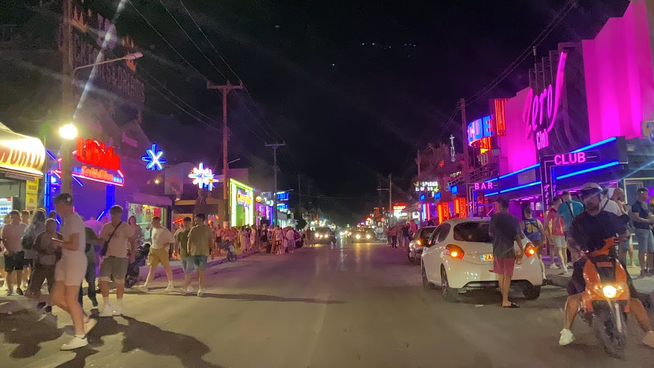 NIGHT LIFE in LAGANAS ZANTE at 10 o’clock - July 17,2023 | EARLY NIGHT ...