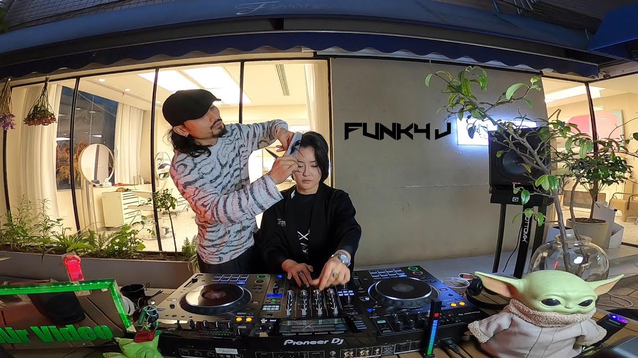 FUNKY J | DEEP HOUSE LIVE SET at Hair Salon - YouTube