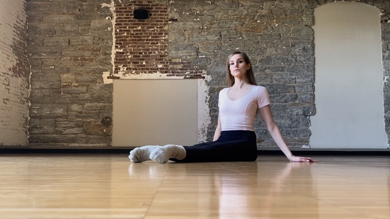 Ballet Exercise for Turn out - YouTube