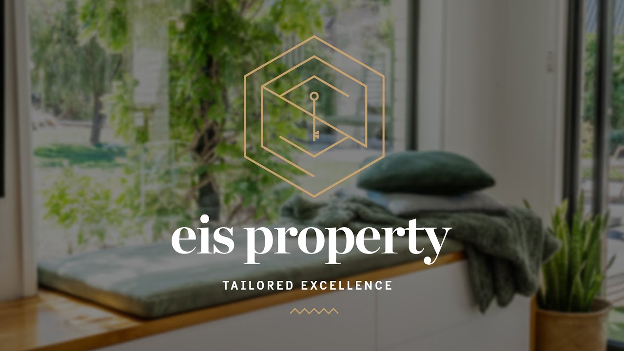 38 Surf Road, Seven Mile Beach | EIS Property - YouTube