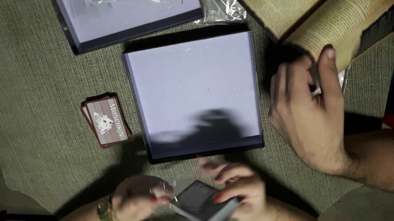 Unboxing Munchkin - YouTube