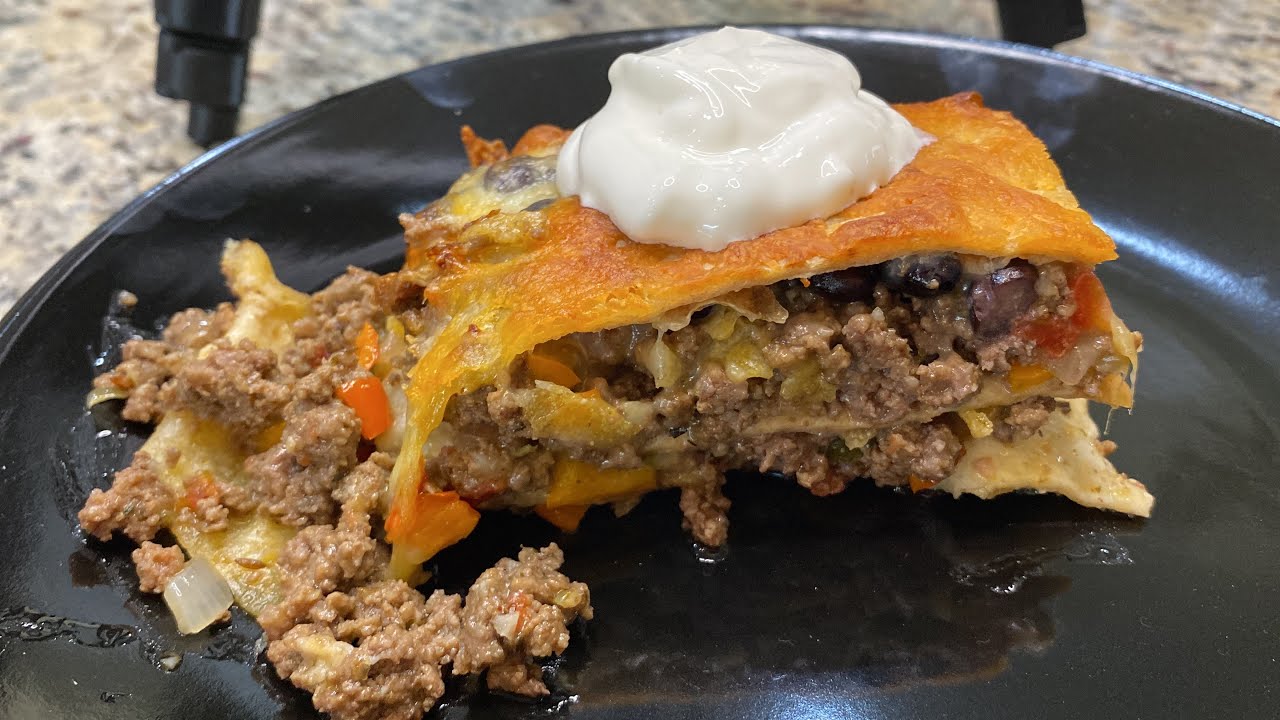 A Delicious Low Carb Mexican Casserole Recipe! | Layers of Cheese, Beef ...