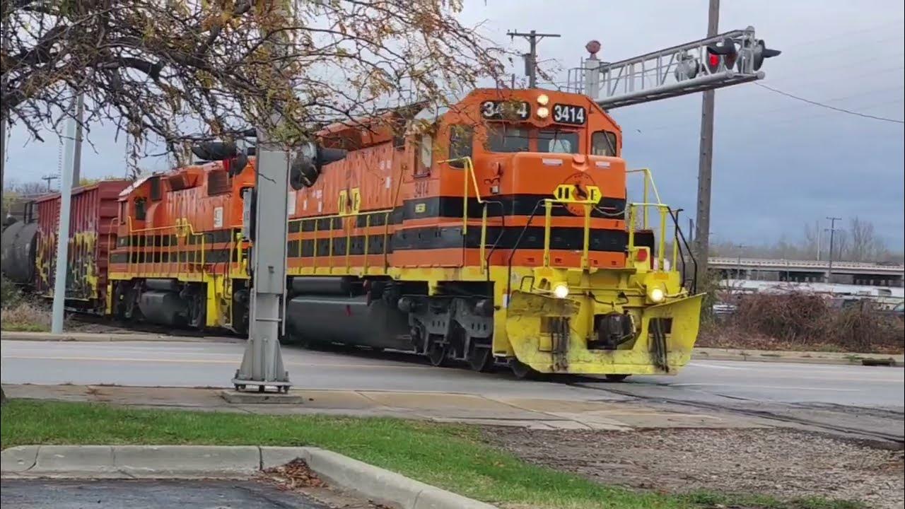 HESR 3414 & HESR 2145 Southbound Saginaw - YouTube