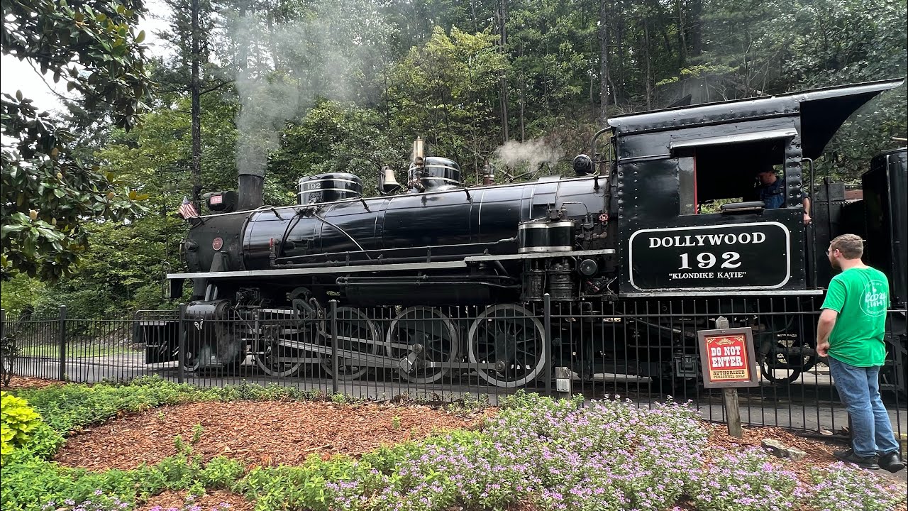 Dollywood Express 192: whistle show - YouTube