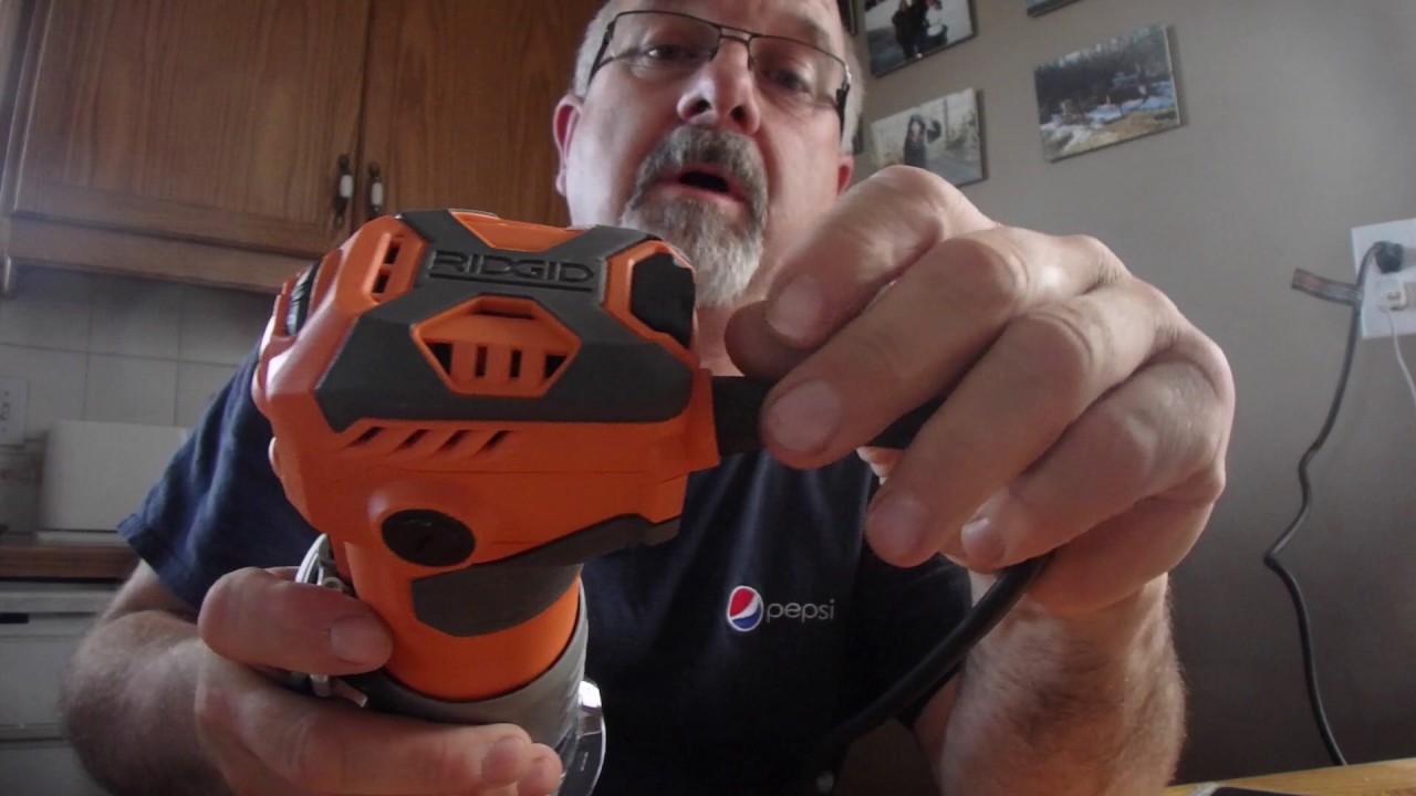 unboxing a Ridgid R2401 router - YouTube