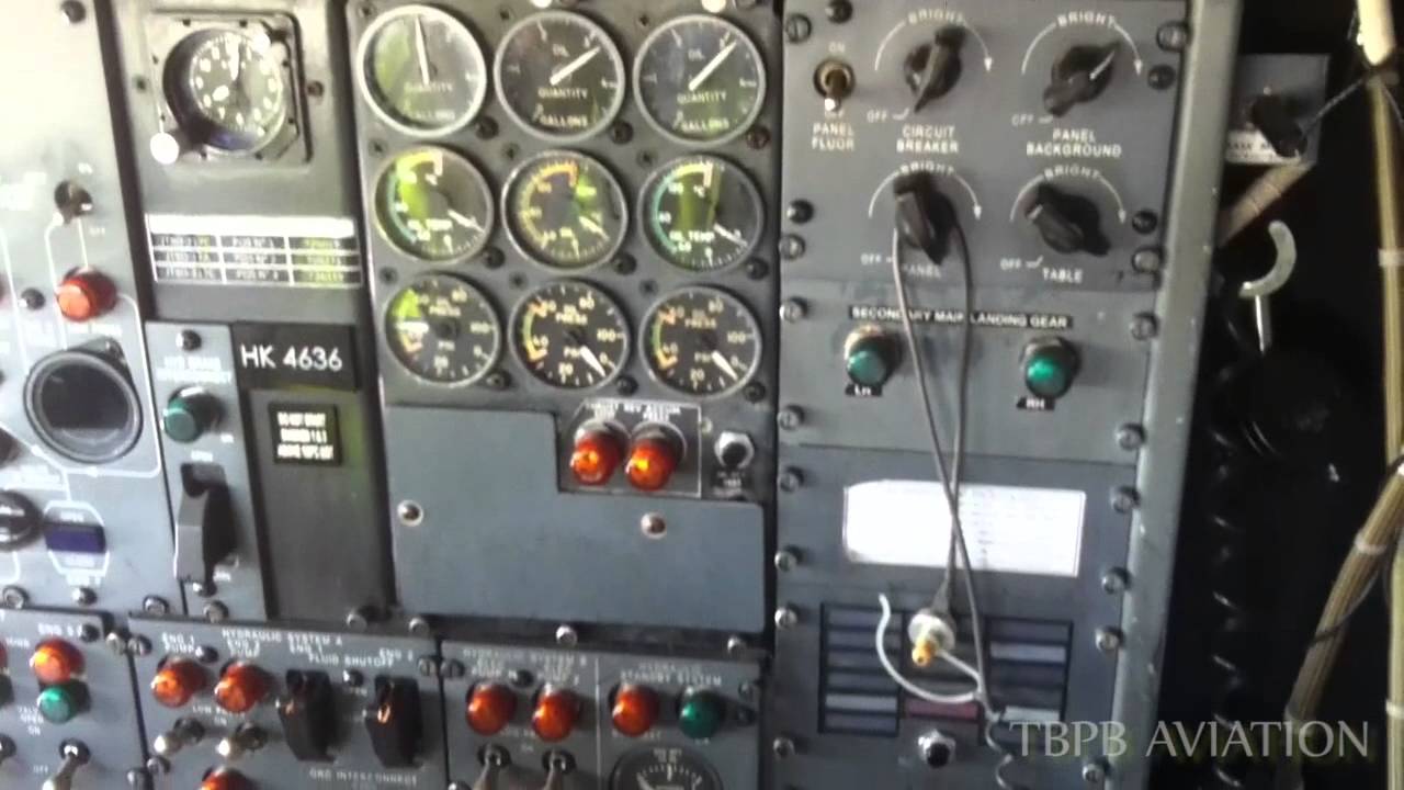 Boeing 727 Flight Deck Look Around - YouTube