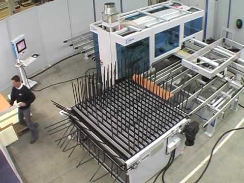 Előadagoló raktár HOMAG BHX 500 CNC megmunkáló központtal - YouTube