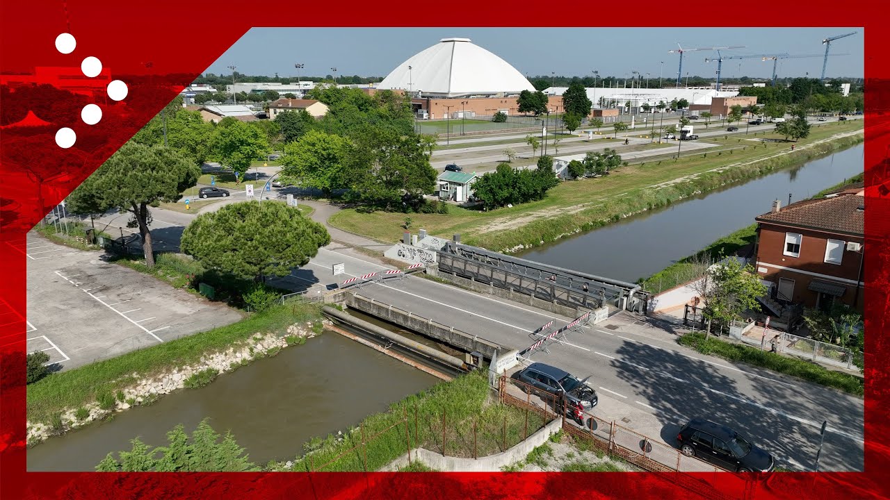 Ravenna, lo Scolo Lama in piena: le immagini dal drone - YouTube