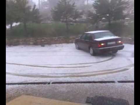 Drifting VolVo 850 on Snow